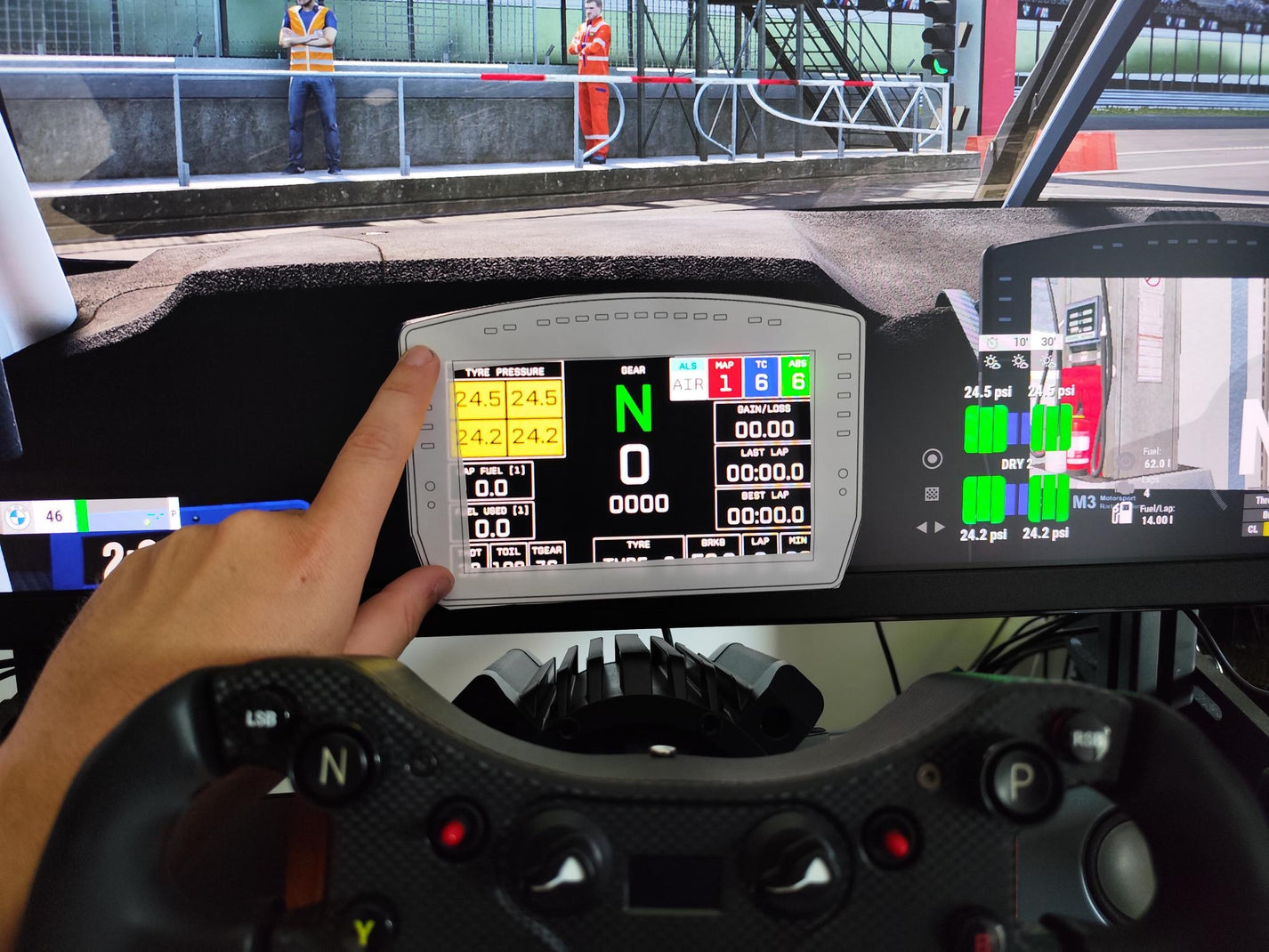 DDU 10.7 6.8" Sim Racing Dash Display with LEDs – Sim Racing Addict